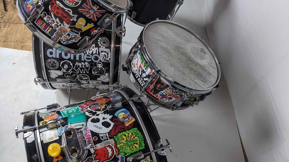 Yamaha snare, Westbury Stickerbombed drum kit with two bass drums ...